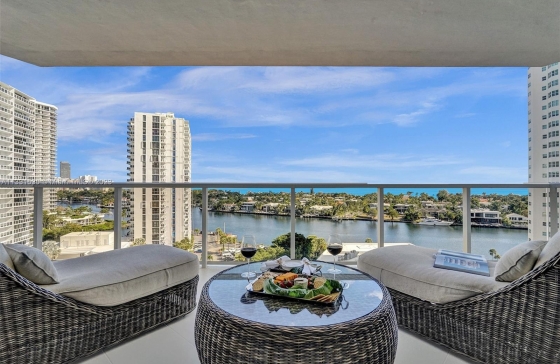 Hamptons West Condo for Sale, 20281 E Country Club Dr, Apartment #904 ...