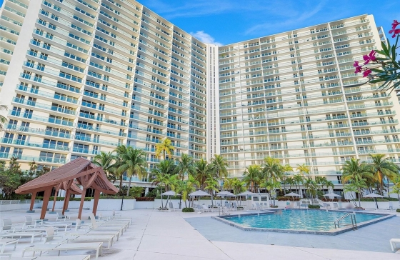 Arlen House 100 Condo for Sale, 100 Bayview Dr, Apartment #1604, Sunny ...