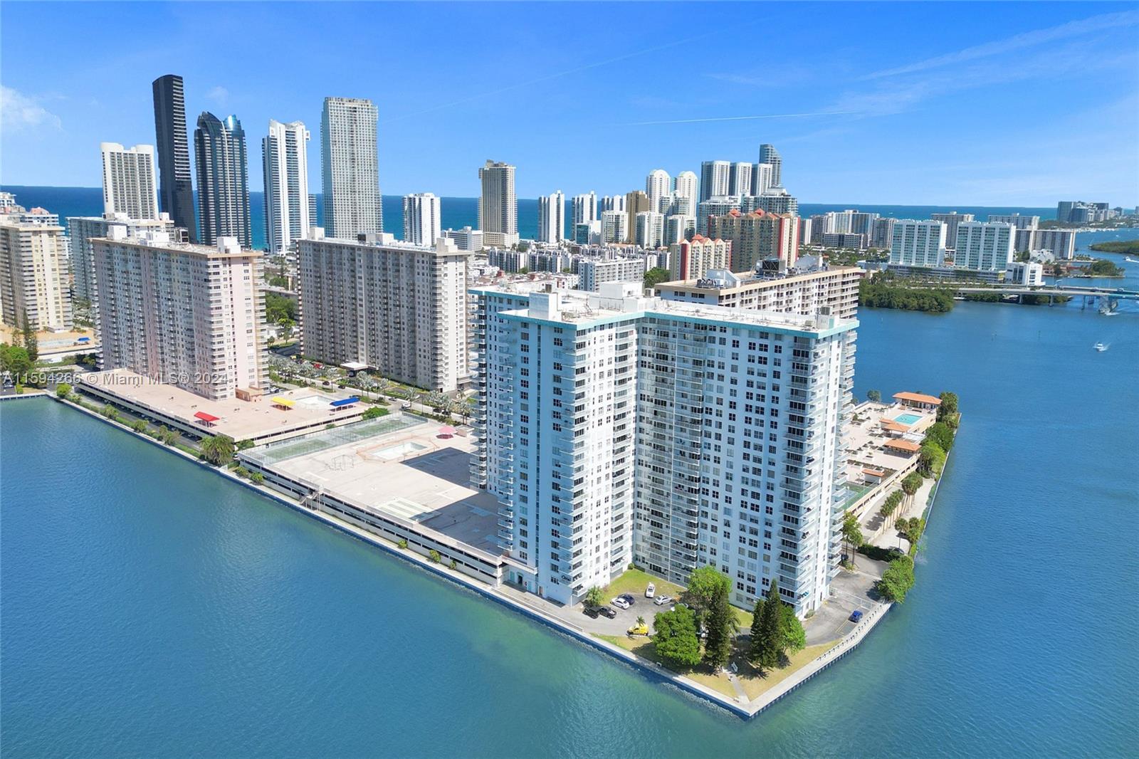 Winston Tower 500 Condo for Sale, 301 174th St, Apartment #1701, Sunny ...