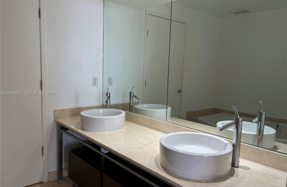 Sayan Condo for Rent, 16275 Collins Ave, Apartment #2603, Sunny Isles ...